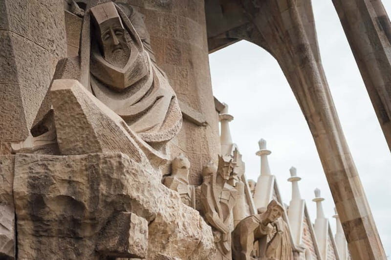 Barcelona: Sagrada Familia Guided Private Tour - The Experience in Detail