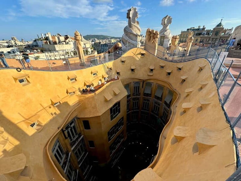 Barcelona: Sagrada Familia, La Pedrera & Cava Tasting Tour - What to Expect at Each Stop