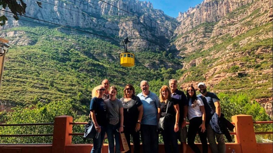 Barcelona: Sagrada Familia & Montserrat Full-Day with Pickup - Walking Tour of the Gothic Quarter