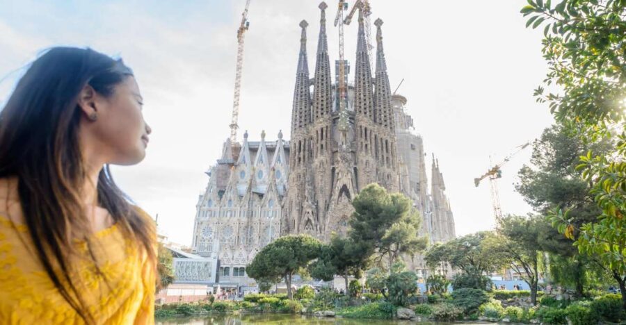 Barcelona: Sagrada Familia Tour & Optional Tower Visit - An In-Depth Look at the Tour Experience
