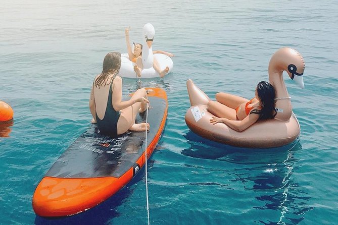 Barcelona Small Group Sailing with Snacks and Cava - Key Points