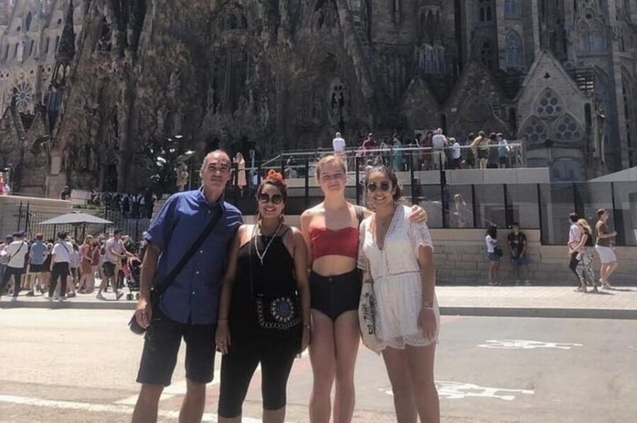 Barcelona : Street Art Walking Tour With A Guide - Why It’s Worth the Price