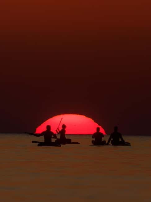 Barcelona: Sunrise Paddleboarding Tour w/Photos & Breakfast - The Allure of Watching the Sunrise on Water