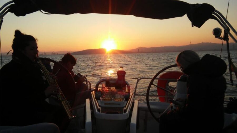 Barcelona: Sunset Live Sax and Sailing Experience with Tapas - The Itinerary in Detail