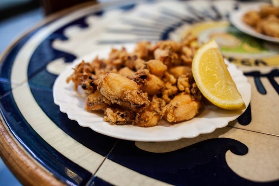 Barcelona: Tapas Food and Wine Tour in La Barceloneta - Deep Dive into the Experience
