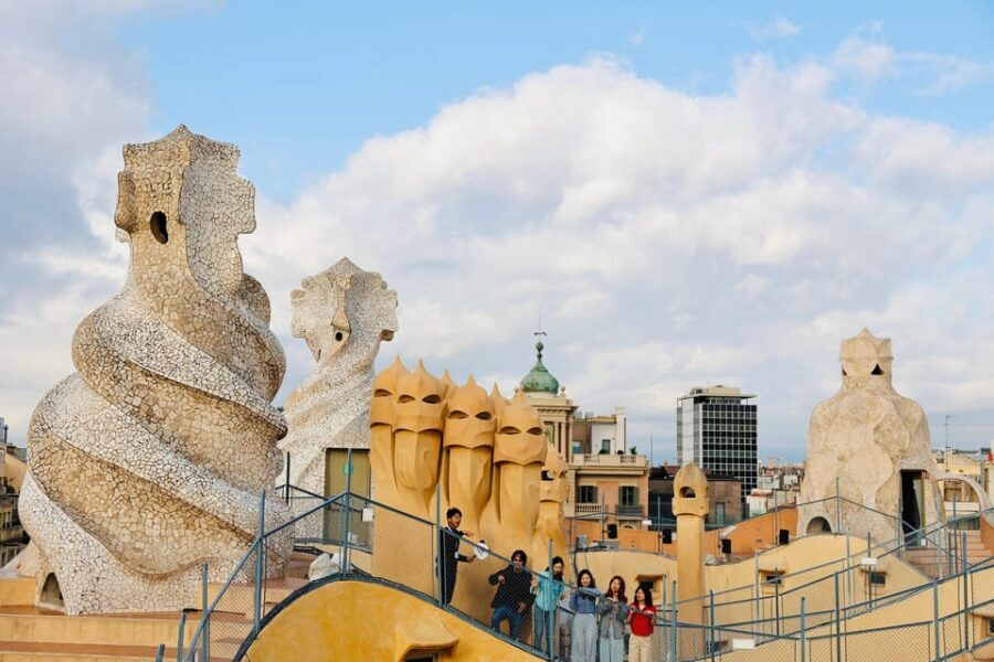 Barcelona: The 3 Gaudí Houses Tour - The Experience in Detail