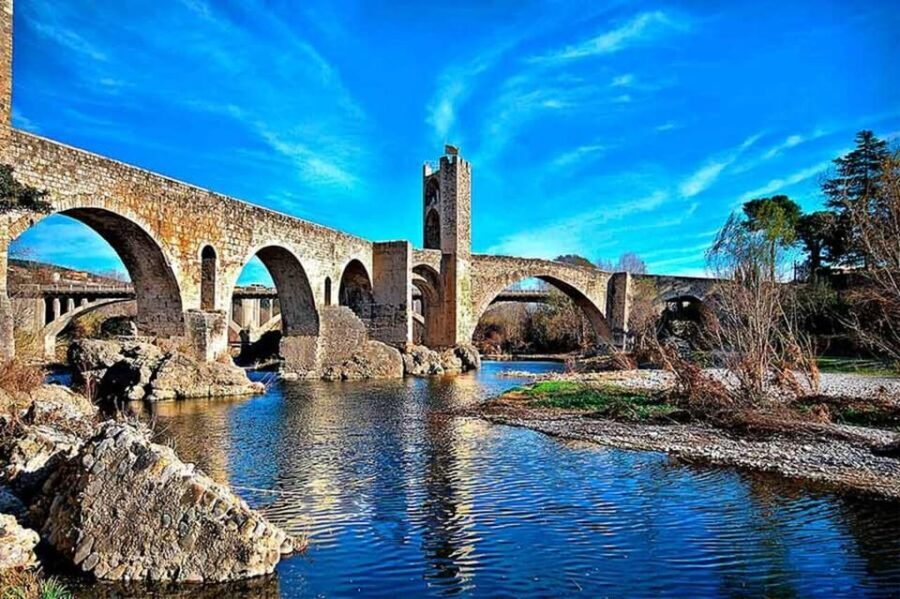 Barcelona: Tour Besalu, Peratallada and pals - Transportation, Group Size, and Price: Why They Matter