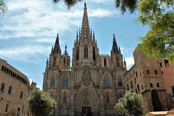 Barcelona walking tour Gothic Quarter and Ramblas+Boat trip - FAQ: Practical Questions About the Tour