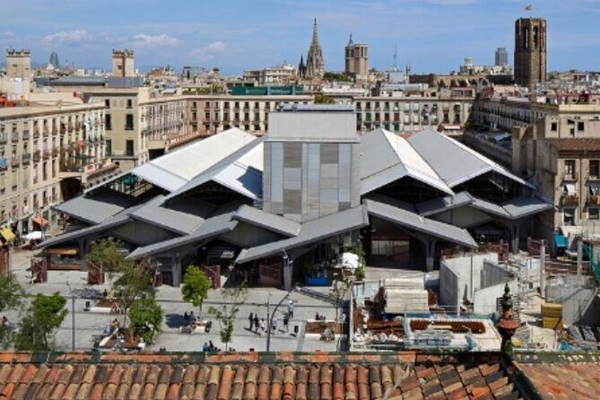 Barcelona Walking Tour Old Town's Hidden Gems - The Experience: What It’s Like to Walk with a Guide in the Old Town