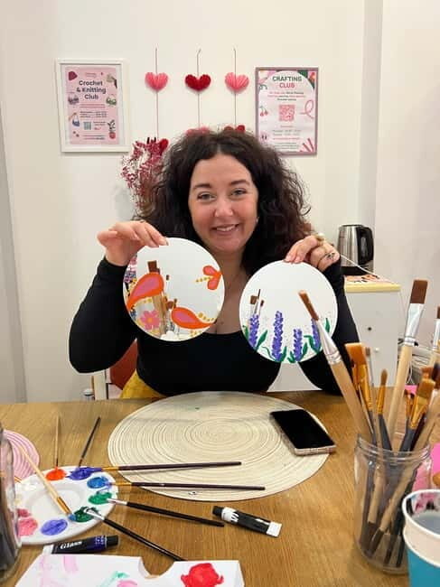 Barcelona: Women's Craft Night with Wine and Nibbles - Who Will Love This Night?