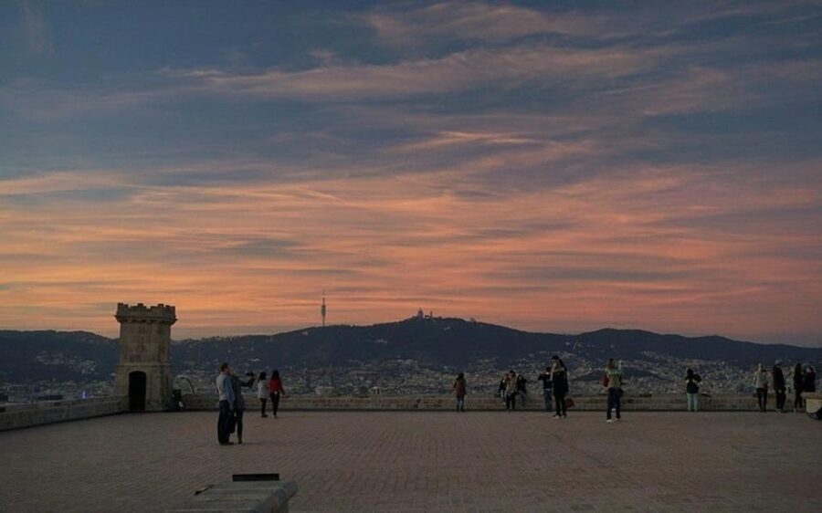 Barcelona:Private 2-Hour Best of Barcelona Tour with a Local - The Itinerary Breakdown