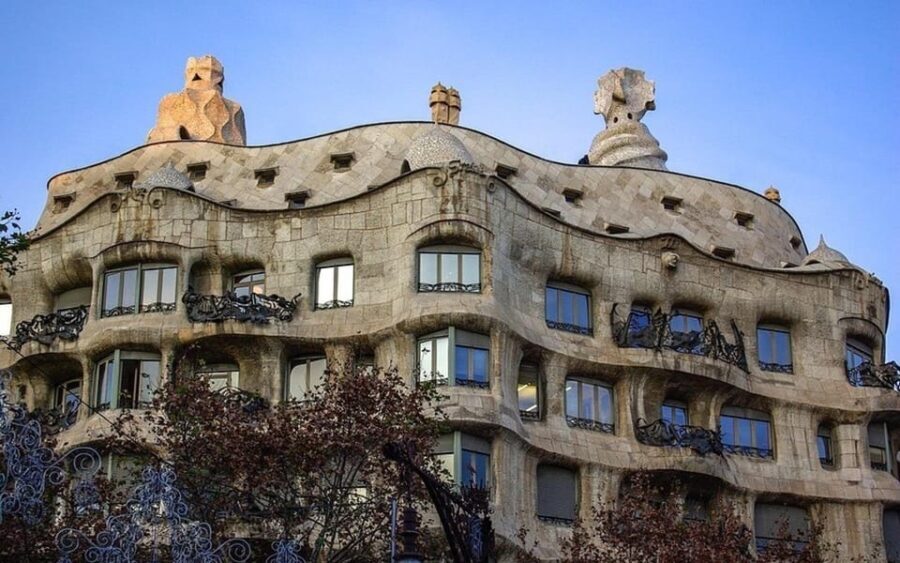 Barcelona:Private Full-Day Sightseeing Tour with Local Guide - Exploring Barcelona in Comfort and Style