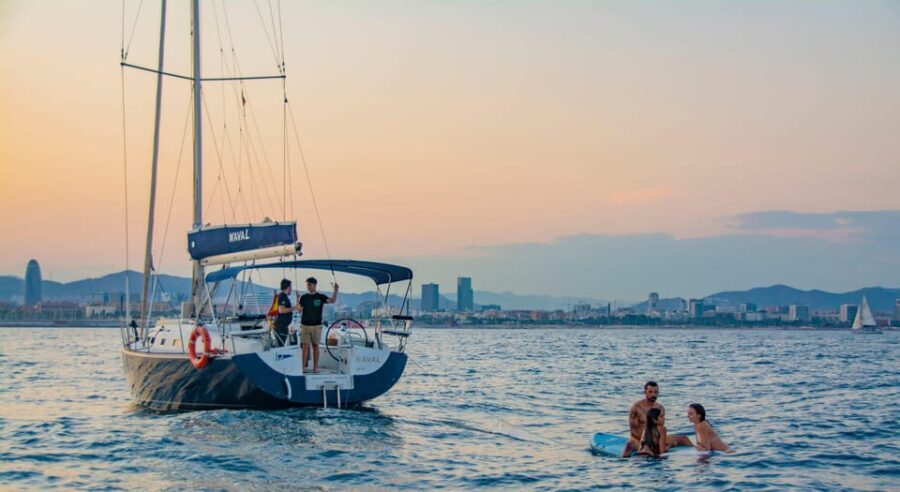 Barcelona:Private Sailing excursion along the coast + brunch - Detailed Breakdown of the Experience