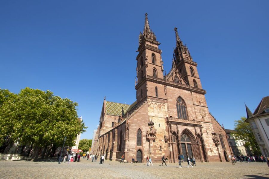 Basel: Express Walk with a Local in 60 minutes - Itinerary Breakdown: Landmark Highlights and Local Secrets