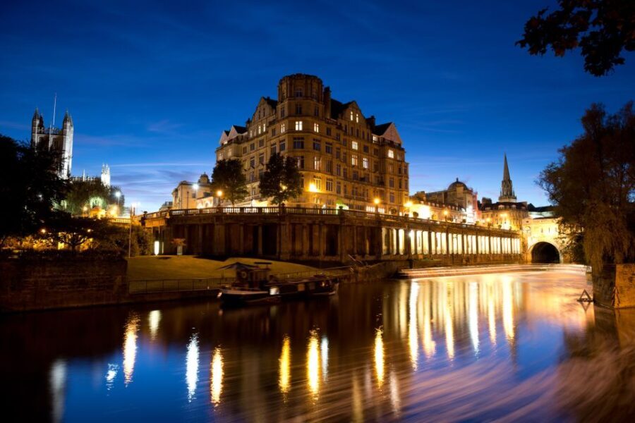 Bath: 90-Minute Private Ghost Walking Tour - How the Tour Feels in Practice