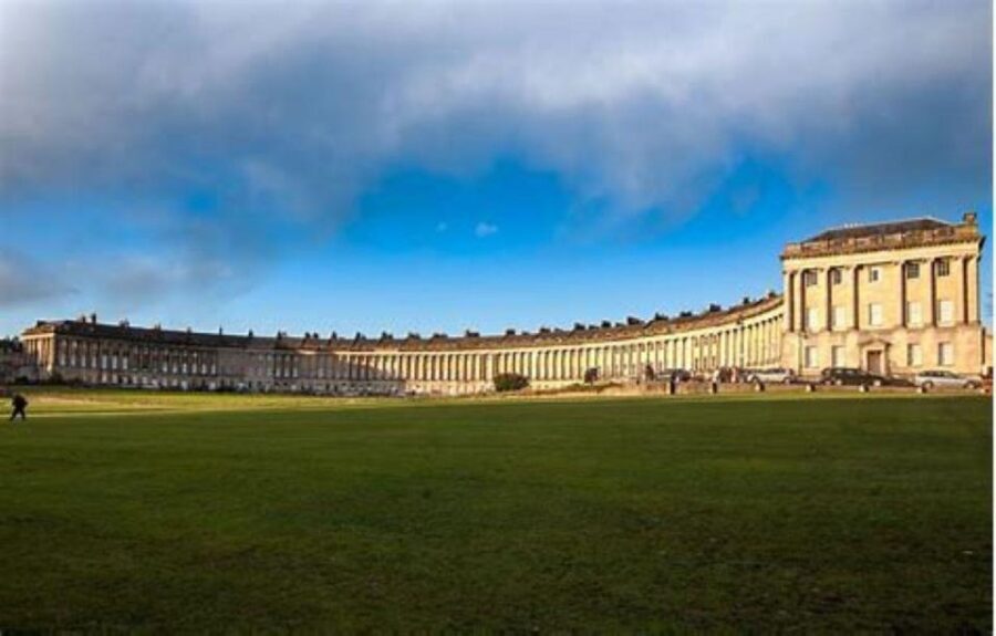 Bath: Guided walking tour of Historic Sights & Pubs (3h) - Authentic Experiences and Authentic Stories