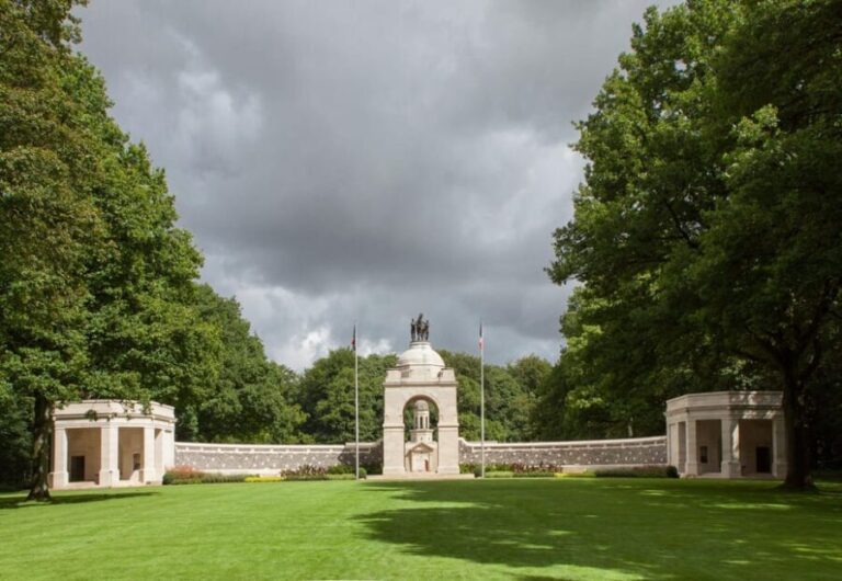 Battle of the Somme WWI Battlefield from Amiens - Exploring the Battle of the Somme from Amiens