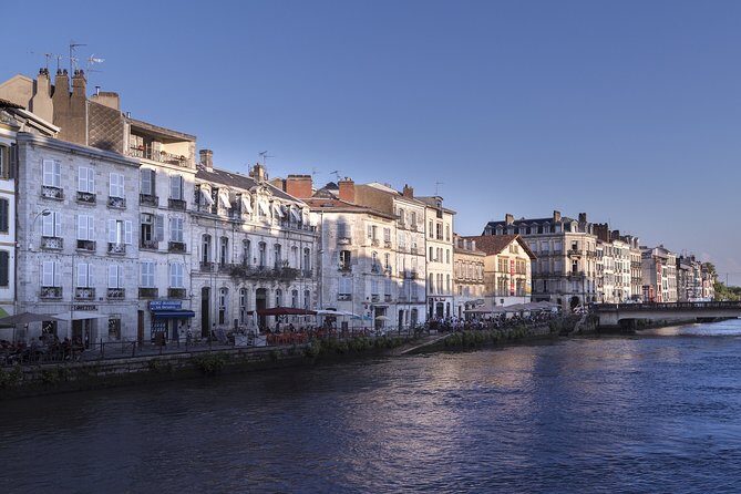 Bayonne Private Walking Tour With A Professional Guide - Analyzing the Price and Experience Value