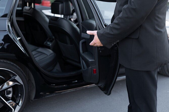 Beauvais Airport to Paris Transfer  Private Sedan - Breaking Down the Experience