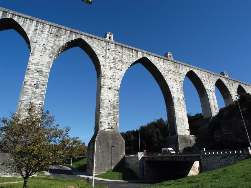 Belém, Lisbon Aqueduct and Cristo Rei with a guide Van Tour - A Deep Dive into the Tour Experience