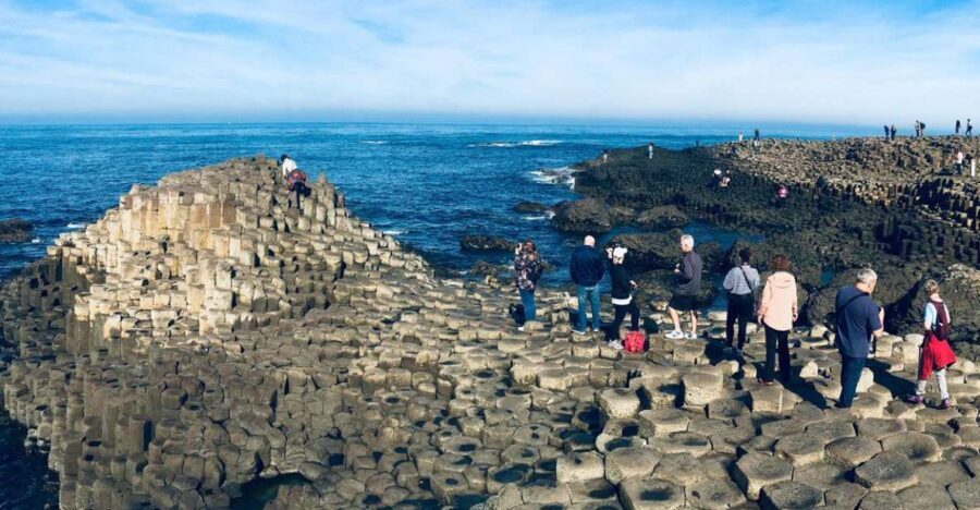 Belfast and Giant's Causeway in Italian or Spanish - The Itinerary in Detail