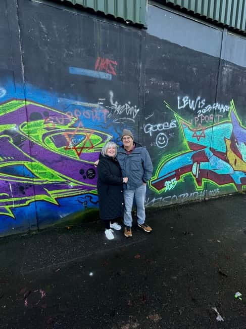 Belfast: Peacewall and Political History Black Taxi Cab Tour - The Top Highlights of the Tour