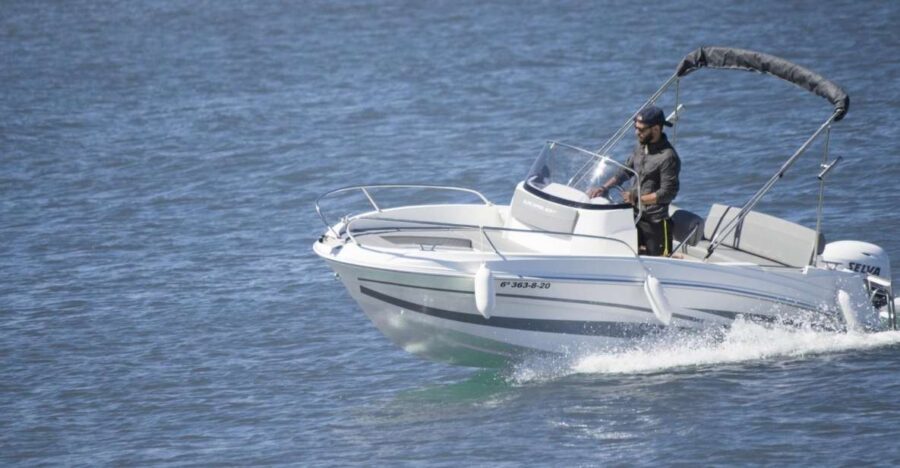 Benalmádena: No qualification! You are the captain! - Who Is This Experience Best For?