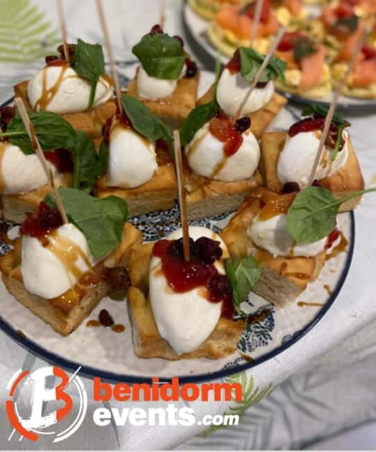 Benidorm: Bottomless Spanish Tapas Lunch with Drinks - The Experience: A Closer Look at the Menu and Atmosphere