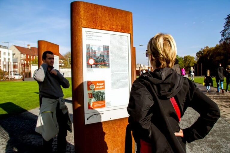 Berlin: Berlin Wall Tour Berlin East West - The Significance of the Wall’s Authenticity