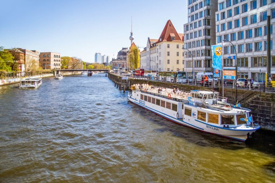 Berlin: Boat Tour Along the River Spree - What to Expect Onboard