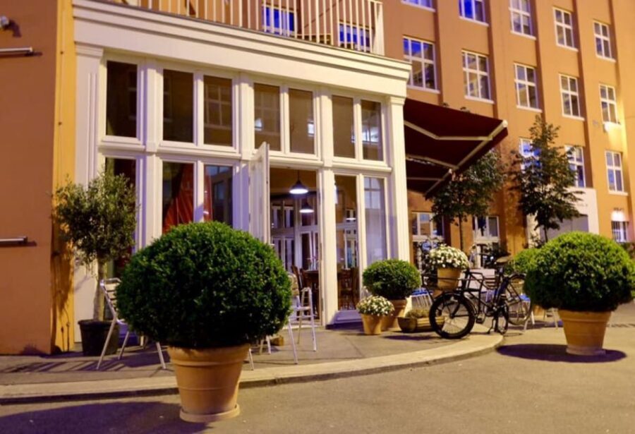 Berlin: Dinner in the Dark - The Experience Itself: What to Expect