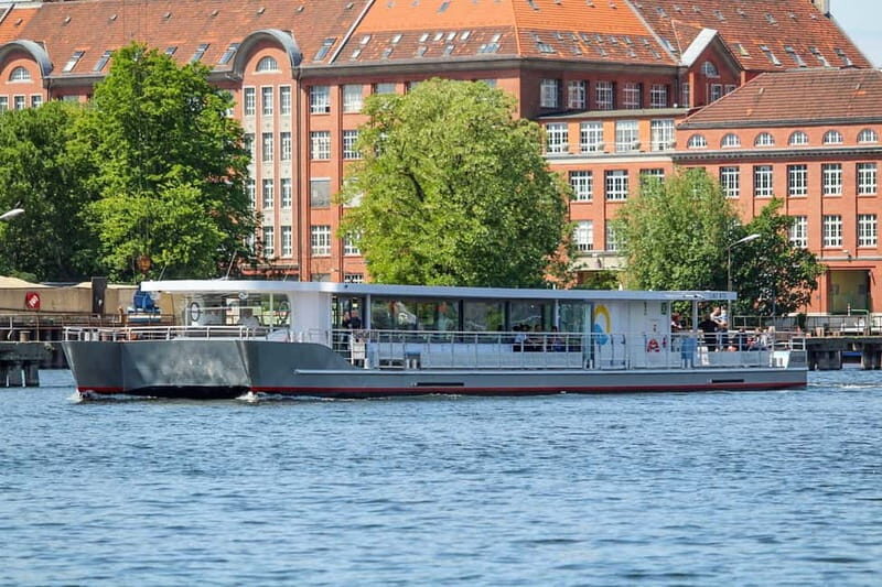 Berlin: East Side Gallery Spree Cruise in a Solar Catamaran - Boat, Route, and Duration