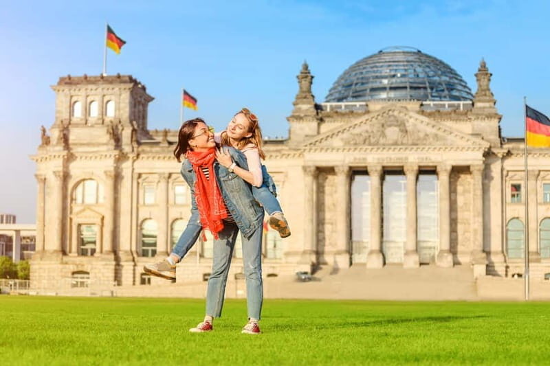 Berlin Essentials: Private Photoshoot at Berlin's top sites - Logistics and Practical Details