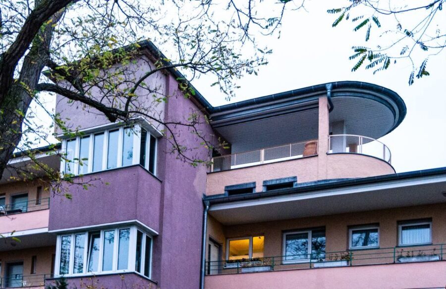 Berlin: Friedenau Neighborhood Historic Walking Tour - Exploring Friedenau: What You Can Expect
