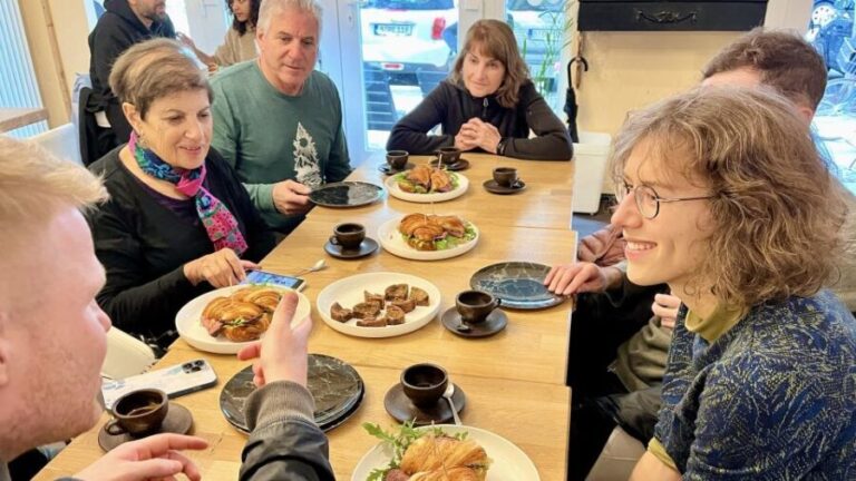 Berlin: Gourmet Food & Cultural Walking Tour - Detailed Breakdown of the Itinerary