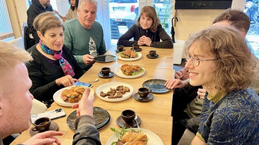 Berlin: Gourmet Food & Cultural Walking Tour - Detailed Breakdown of the Itinerary