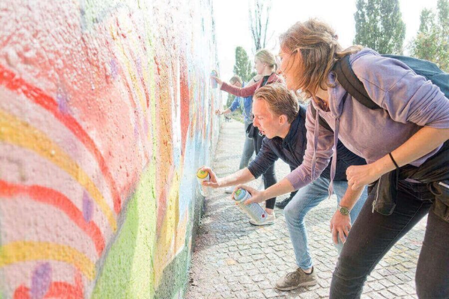 Berlin: Graffiti Workshop at the Berlin Wall - Creating Your Own Masterpiece on the Berlin Wall