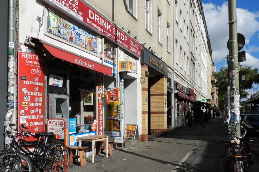 Berlin: Kreuzberg Guided Walking Evening Tour - Authentic Neighborhood Sights