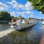 Berlin: Potsdam-Rundfahrt über die Unterhavel mit Guide - The Experience Onboard: Comfort, Commentary, and Cuisine