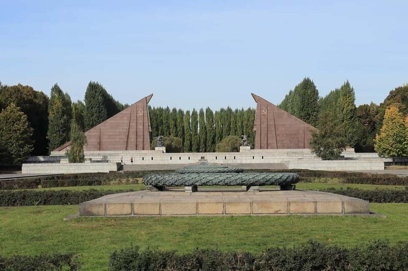 Berlin: Private Half Day Sightseeing Ride with a Local - Who Would Love This Tour?
