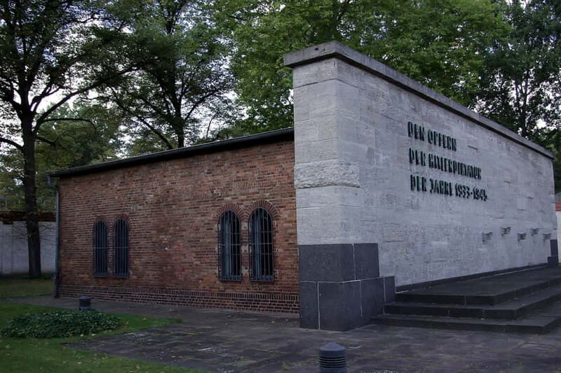 Berlin & Sachsenhausen: 5-Hour Tour "Third Reich" by VW-Bus - Authentic Insights from Travelers