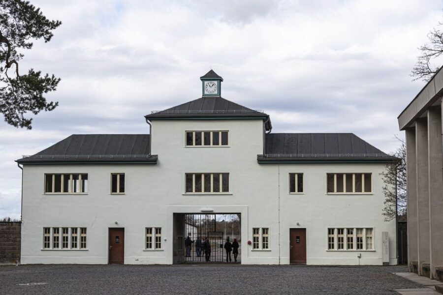 Berlin: Sachsenhausen Concentration Camp Memorial Tour - Respectful Learning: The Guided Approach