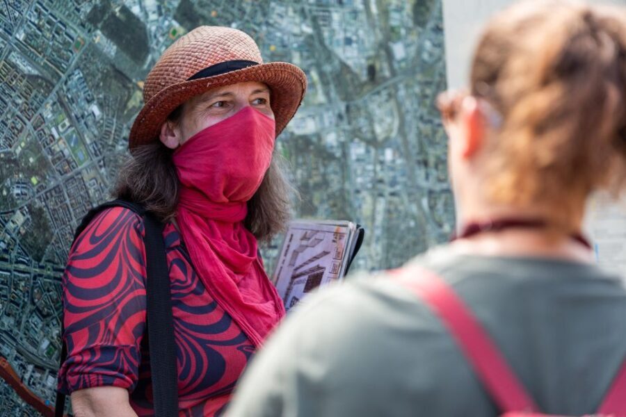Berlin Wall: Small Group Guided Tour - Visiting Memorials and the Mauerpark