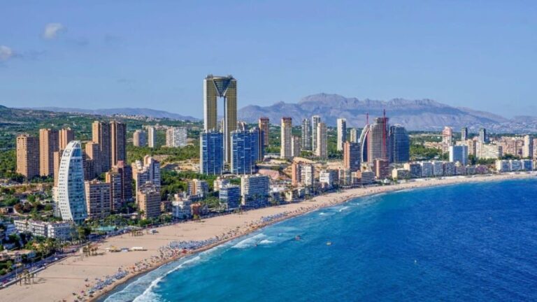 Best of Alicante: Private Walking Tour with a Local - The Practical Details: What to Expect