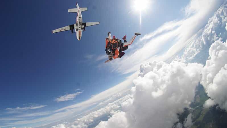 Best skydiving close to Brno and Olomouc - What We Loved & What to Think About