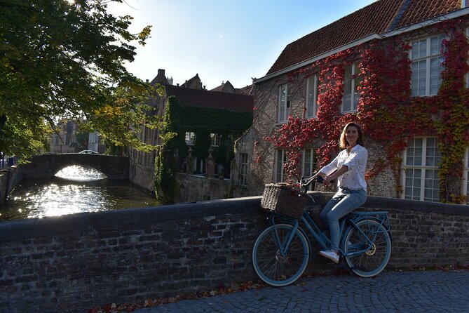 BikeTour Bruges & Damme in Spanish and English - The Tour Experience in Detail