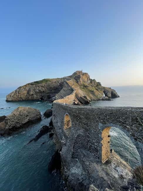 Bilbao: Gaztelugatxe, Bermeo, Mundaka, Gernika, & Wine Tour - The Practicalities - Transportation, Timing, and Group Size