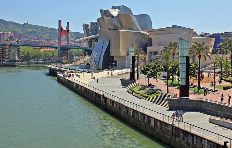 Bilbao: Guggenheim Museum Tour with Skip-the-Line Tickets - Starting Point and Convenience