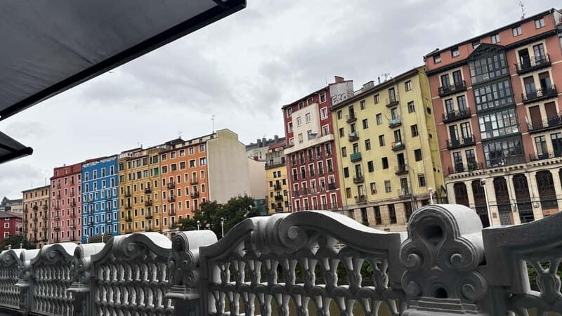 Bilbao: Private walking tour of the old town - The End at Plaza Nueva