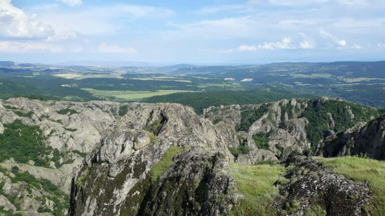 Birtvisi Canyon: One Day Hiking Tour - Who Is This Tour Best Suited For?